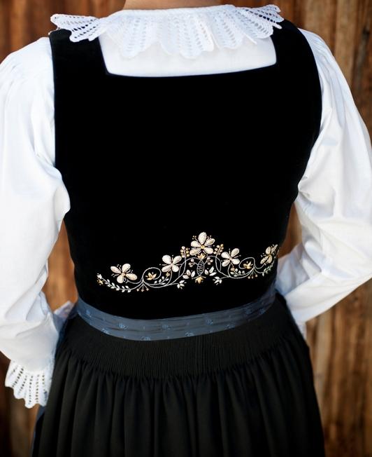 Alles zur Lechtaler Festtagstracht - Trachtenbibel